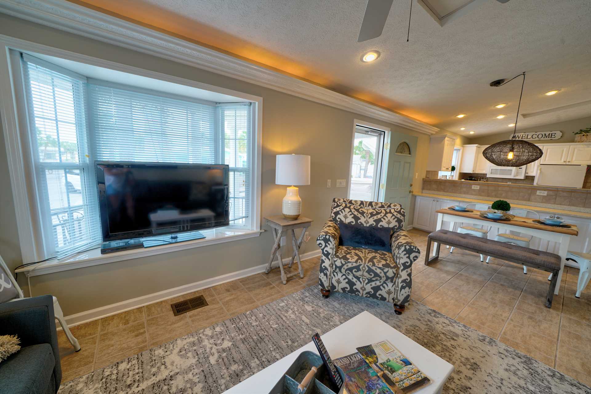 692 Seashell - King & Queen - Includes WIFI** & 2 GOLF CARTS!