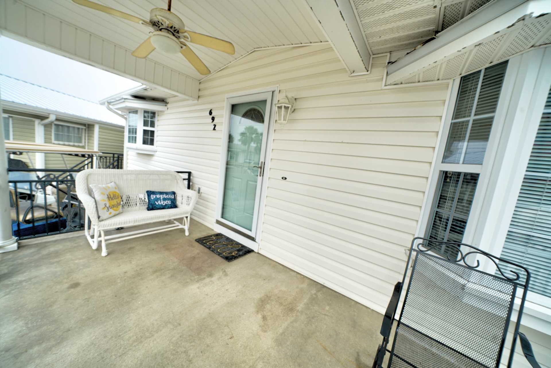 692 Seashell - King & Queen - Includes WIFI** & 2 GOLF CARTS!